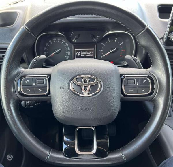 Pelēks Toyota Proace City Verso 2021 Kauņa, ar dzinēja tilpumu 1.20 L un nobraukumu 137 tūkst. km par 14400 €, foto 5 vietnē AUTOMOTO.COM.LV