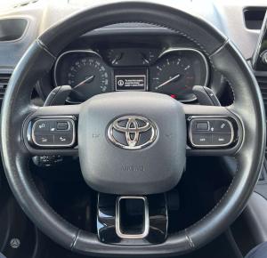 Grey Toyota Proace City Verso 2021 in Kaunas, with an engine capacity of 1.20 L and mileage of 137 thousand km for 14400 €, photo 6 on AUTOMOTO.COM.LV
