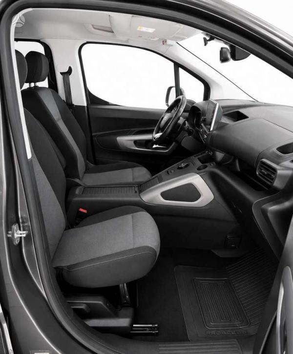Pelēks Toyota Proace City Verso 2021 Kauņa, ar dzinēja tilpumu 1.20 L un nobraukumu 137 tūkst. km par 14400 €, foto 7 vietnē AUTOMOTO.COM.LV