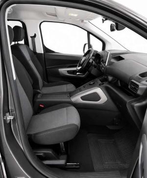 Grey Toyota Proace City Verso 2021 in Kaunas, with an engine capacity of 1.20 L and mileage of 137 thousand km for 14400 €, photo 8 on AUTOMOTO.COM.LV