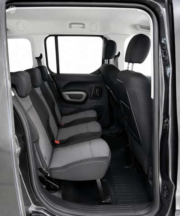 Pelēks Toyota Proace City Verso 2021 Kauņa, ar dzinēja tilpumu 1.20 L un nobraukumu 137 tūkst. km par 14400 €, foto 8 vietnē AUTOMOTO.COM.LV