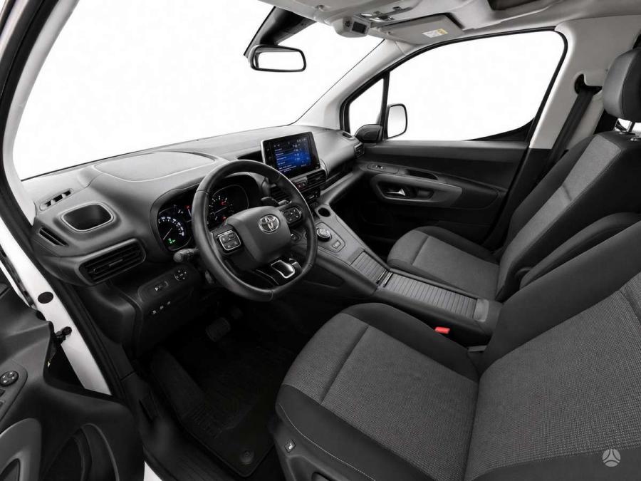 Grey Toyota Proace City Verso 2021 in Kaunas, with an engine capacity of 1.20 L and mileage of 137 thousand km for 14400 €, photo 11 on AUTOMOTO.COM.LV