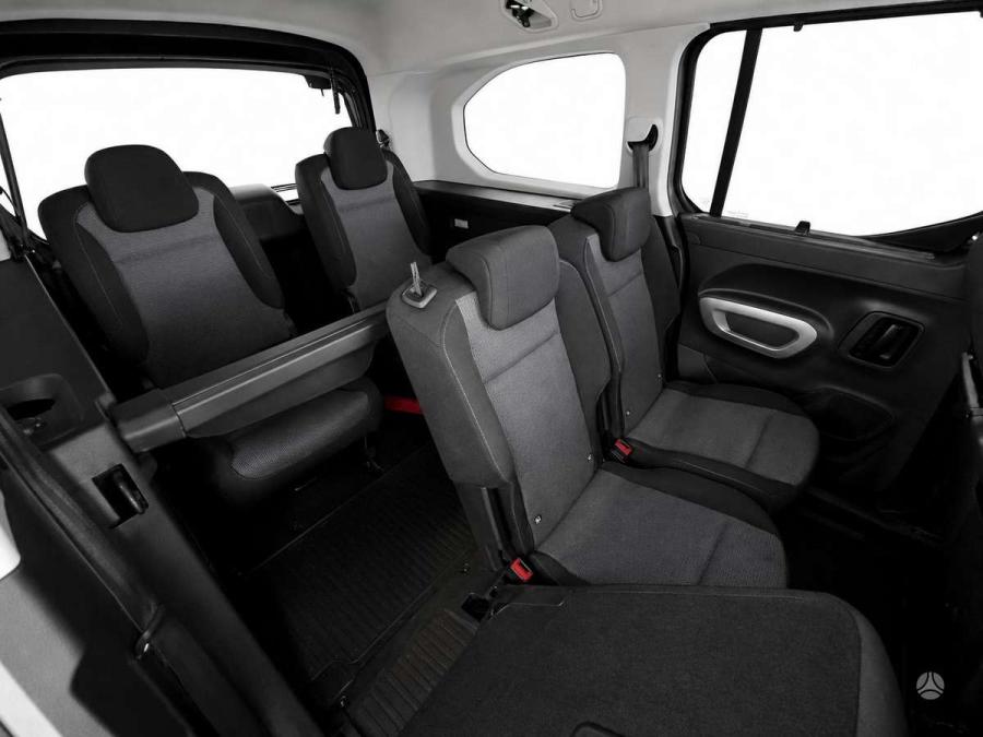 Grey Toyota Proace City Verso 2021 in Kaunas, with an engine capacity of 1.20 L and mileage of 137 thousand km for 14400 €, photo 12 on AUTOMOTO.COM.LV