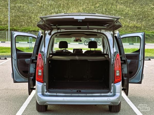 Pelēks Toyota Proace City Verso 2021 Viļņa, ar dzinēja tilpumu 1.50 L un nobraukumu 39 tūkst. km par 22500 €, foto 6 vietnē AUTOMOTO.COM.LV