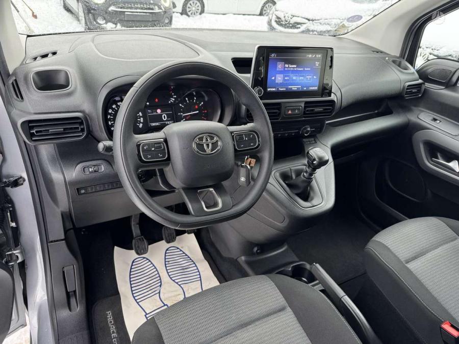 Grey Toyota Proace City Verso 2022 in Kaunas, with an engine capacity of 1.20 L and mileage of 129 thousand km for 17300 €, photo 13 on AUTOMOTO.COM.LV