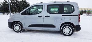 Grey Toyota Proace City Verso 2022 in Marijampole, with an engine capacity of 1.50 L and mileage of 123 thousand km for 13950 €, photo 2 on AUTOMOTO.COM.LV