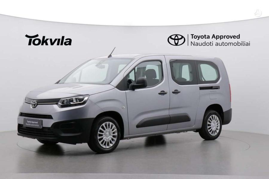 Pelēks Toyota Proace City Verso 2022 Viļņa, ar dzinēja tilpumu 1.20 L un nobraukumu 129 tūkst. km par 13900 €, foto 1 vietnē AUTOMOTO.COM.LV