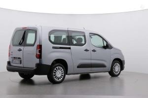 Pelēks Toyota Proace City Verso 2022 Viļņa, ar dzinēja tilpumu 1.20 L un nobraukumu 129 tūkst. km par 13900 €, foto 4 vietnē AUTOMOTO.COM.LV