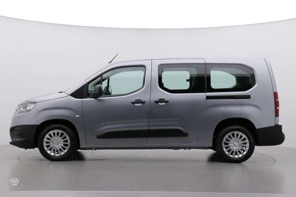 Pelēks Toyota Proace City Verso 2022 Viļņa, ar dzinēja tilpumu 1.20 L un nobraukumu 129 tūkst. km par 13900 €, foto 4 vietnē AUTOMOTO.COM.LV