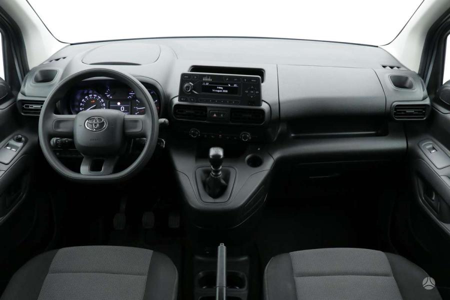 Pelēks Toyota Proace City Verso 2022 Viļņa, ar dzinēja tilpumu 1.20 L un nobraukumu 129 tūkst. km par 13900 €, foto 8 vietnē AUTOMOTO.COM.LV
