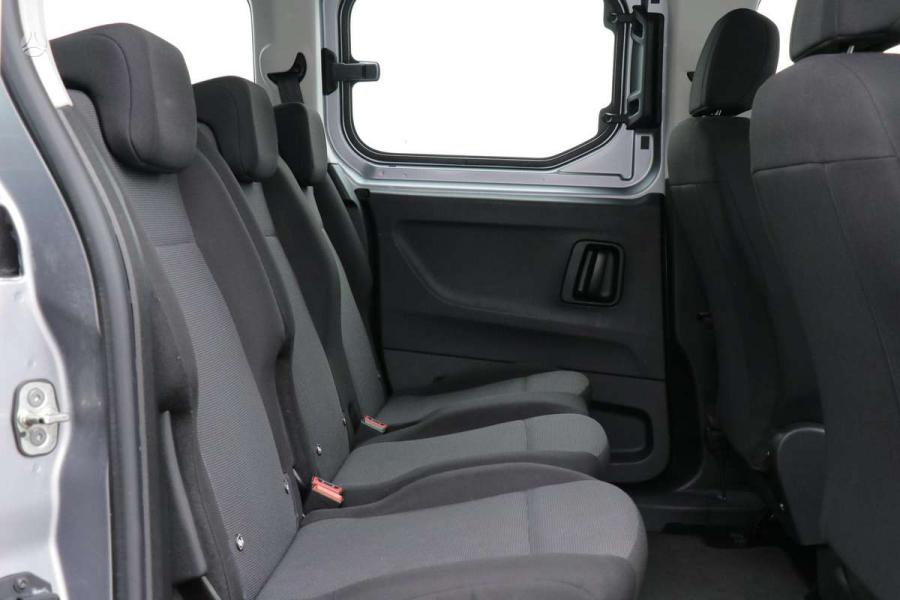 Pelēks Toyota Proace City Verso 2022 Viļņa, ar dzinēja tilpumu 1.20 L un nobraukumu 129 tūkst. km par 13900 €, foto 11 vietnē AUTOMOTO.COM.LV