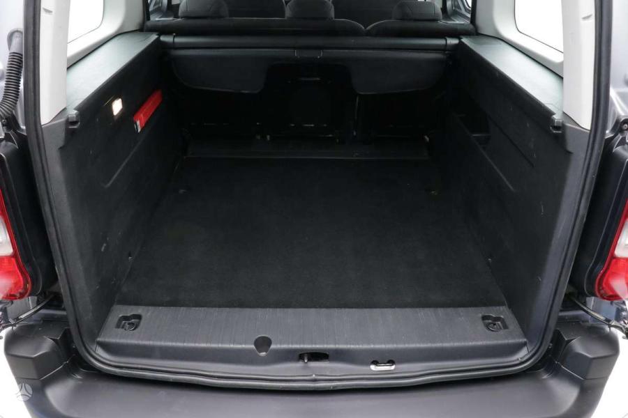 Pelēks Toyota Proace City Verso 2022 Viļņa, ar dzinēja tilpumu 1.20 L un nobraukumu 129 tūkst. km par 13900 €, foto 12 vietnē AUTOMOTO.COM.LV