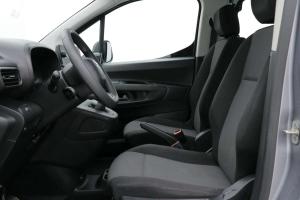 Pelēks Toyota Proace City Verso 2022 Viļņa, ar dzinēja tilpumu 1.20 L un nobraukumu 129 tūkst. km par 13900 €, foto 13 vietnē AUTOMOTO.COM.LV