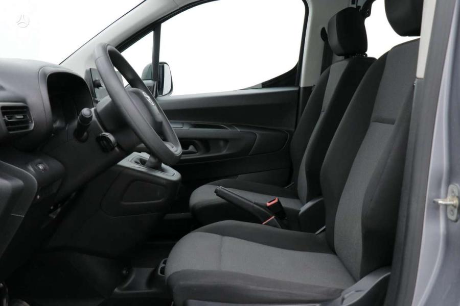 Pelēks Toyota Proace City Verso 2022 Viļņa, ar dzinēja tilpumu 1.20 L un nobraukumu 129 tūkst. km par 13900 €, foto 13 vietnē AUTOMOTO.COM.LV