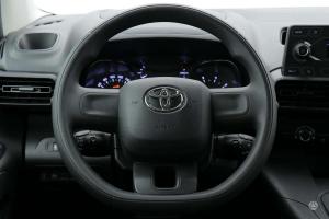 Pelēks Toyota Proace City Verso 2022 Viļņa, ar dzinēja tilpumu 1.20 L un nobraukumu 129 tūkst. km par 13900 €, foto 14 vietnē AUTOMOTO.COM.LV