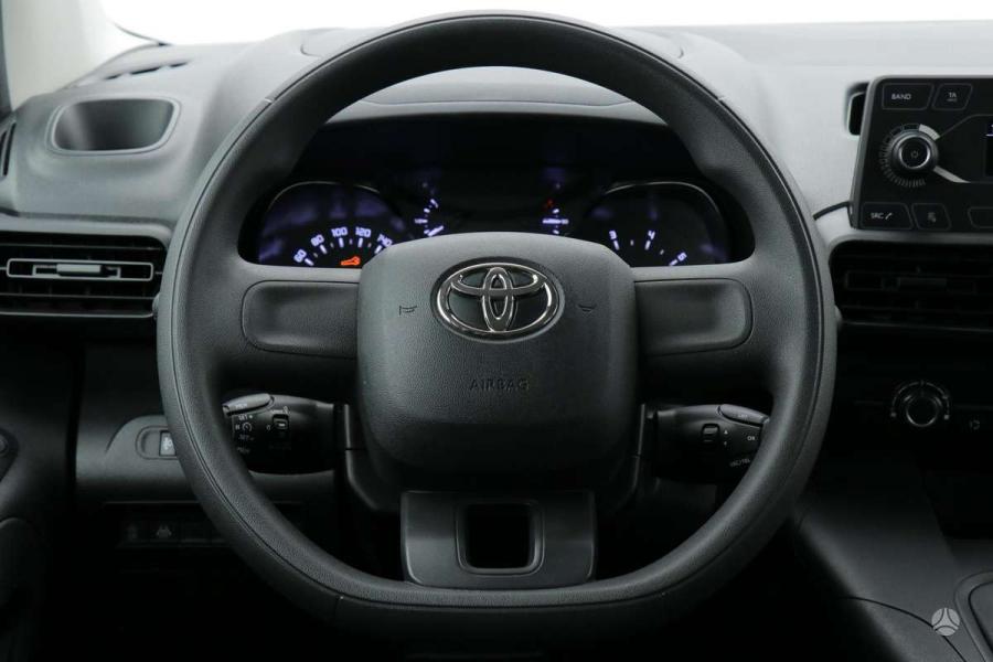 Pelēks Toyota Proace City Verso 2022 Viļņa, ar dzinēja tilpumu 1.20 L un nobraukumu 129 tūkst. km par 13900 €, foto 14 vietnē AUTOMOTO.COM.LV