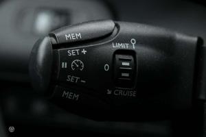 Pelēks Toyota Proace City Verso 2022 Viļņa, ar dzinēja tilpumu 1.20 L un nobraukumu 129 tūkst. km par 13900 €, foto 23 vietnē AUTOMOTO.COM.LV