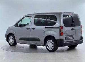 Pelēks Toyota Proace City Verso 2022 Viļņa, ar dzinēja tilpumu 1.50 L un nobraukumu 160 tūkst. km par 13900 €, foto 4 vietnē AUTOMOTO.COM.LV