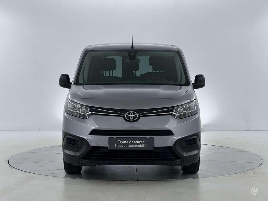 Pelēks Toyota Proace City Verso 2022 Viļņa, ar dzinēja tilpumu 1.50 L un nobraukumu 160 tūkst. km par 13900 €, foto 6 vietnē AUTOMOTO.COM.LV