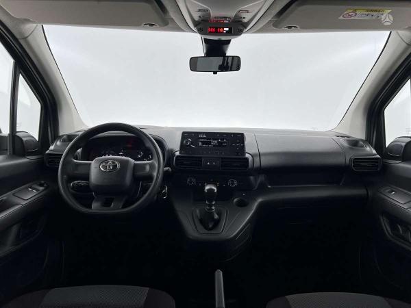 Pelēks Toyota Proace City Verso 2022 Viļņa, ar dzinēja tilpumu 1.50 L un nobraukumu 160 tūkst. km par 13900 €, foto 8 vietnē AUTOMOTO.COM.LV