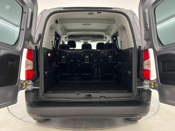 Pelēks Toyota Proace City Verso 2022 Viļņa, ar dzinēja tilpumu 1.50 L un nobraukumu 160 tūkst. km par 13900 €, foto 10 vietnē AUTOMOTO.COM.LV