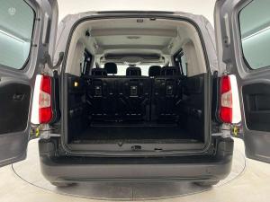 Pelēks Toyota Proace City Verso 2022 Viļņa, ar dzinēja tilpumu 1.50 L un nobraukumu 160 tūkst. km par 13900 €, foto 11 vietnē AUTOMOTO.COM.LV