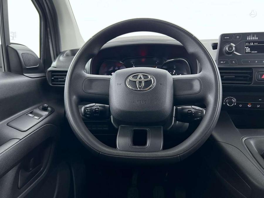 Pelēks Toyota Proace City Verso 2022 Viļņa, ar dzinēja tilpumu 1.50 L un nobraukumu 160 tūkst. km par 13900 €, foto 13 vietnē AUTOMOTO.COM.LV