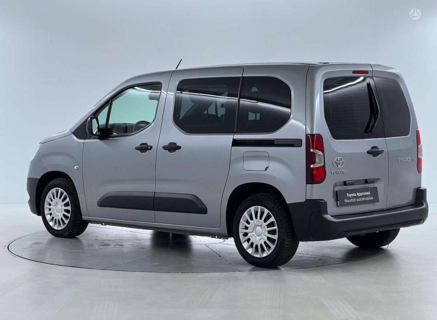 Pelēks Toyota Proace City Verso 2022 Viļņa, ar dzinēja tilpumu 1.50 L un nobraukumu 160 tūkst. km par 13900 €, foto 18 vietnē AUTOMOTO.COM.LV