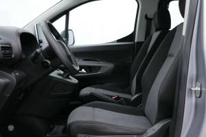 Grey Toyota Proace City Verso 2023 in Vilnius, with an engine capacity of 1.20 L and mileage of 61 thousand km for 17900 €, photo 12 on AUTOMOTO.COM.LV