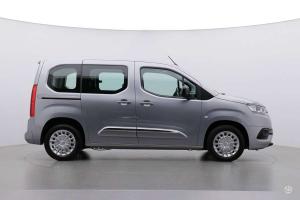 Grey Toyota Proace City Verso 2023 in Vilnius, with an engine capacity of 1.20 L and mileage of 61 thousand km for 17900 €, photo 17 on AUTOMOTO.COM.LV