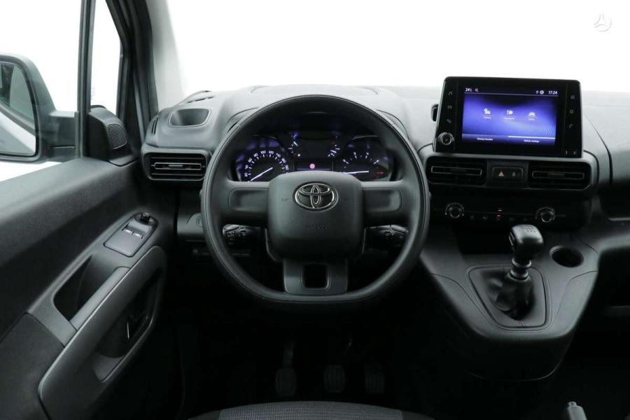 Grey Toyota Proace City Verso 2023 in Vilnius, with an engine capacity of 1.20 L and mileage of 67 thousand km for 16900 €, photo 9 on AUTOMOTO.COM.LV