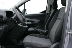 Grey Toyota Proace City Verso 2023 in Vilnius, with an engine capacity of 1.20 L and mileage of 67 thousand km for 16900 €, photo 13 on AUTOMOTO.COM.LV