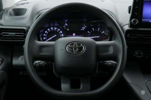 Grey Toyota Proace City Verso 2023 in Vilnius, with an engine capacity of 1.20 L and mileage of 67 thousand km for 16900 €, photo 14 on AUTOMOTO.COM.LV