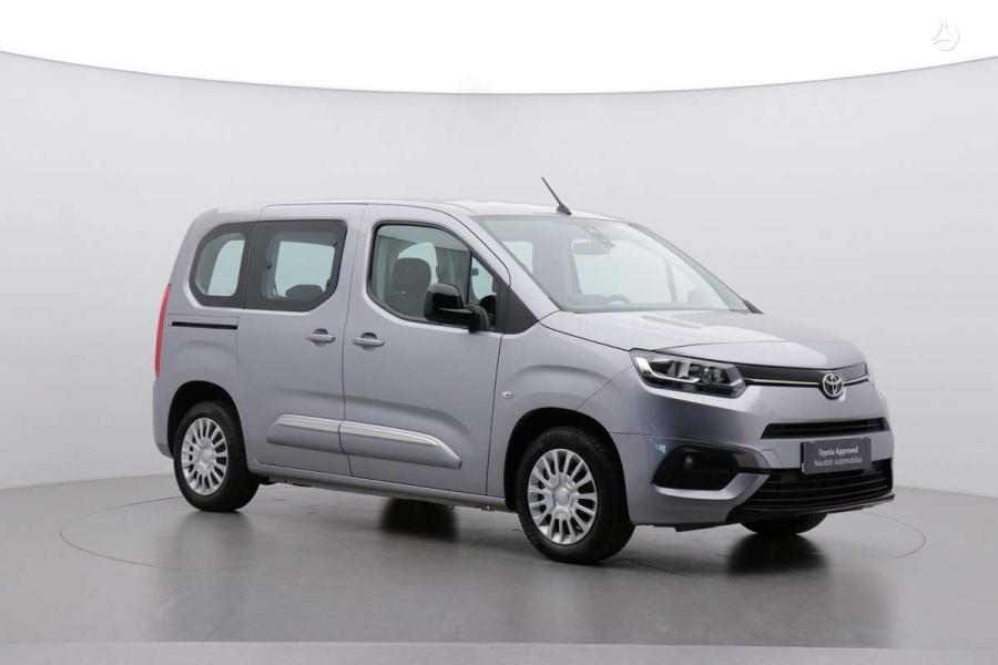 Grey Toyota Proace City Verso 2023 in Vilnius, with an engine capacity of 1.20 L and mileage of 67 thousand km for 16900 €, photo 20 on AUTOMOTO.COM.LV