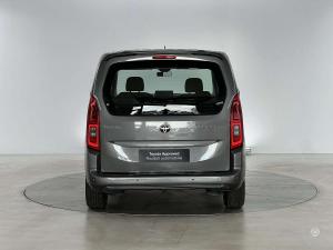 Grey Toyota Proace City Verso 2023 in Vilnius, with an engine capacity of 0.00 L and mileage of 24 thousand km for 19900 €, photo 5 on AUTOMOTO.COM.LV