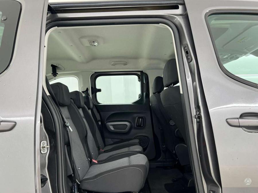 Grey Toyota Proace City Verso 2023 in Vilnius, with an engine capacity of 0.00 L and mileage of 24 thousand km for 19900 €, photo 8 on AUTOMOTO.COM.LV