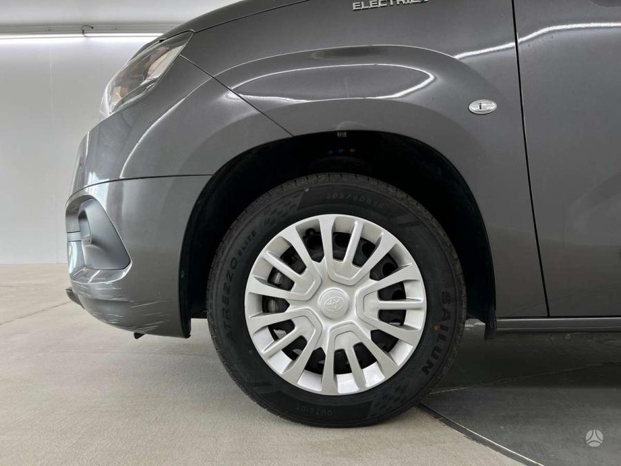 Grey Toyota Proace City Verso 2023 in Vilnius, with an engine capacity of 0.00 L and mileage of 24 thousand km for 19900 €, photo 16 on AUTOMOTO.COM.LV