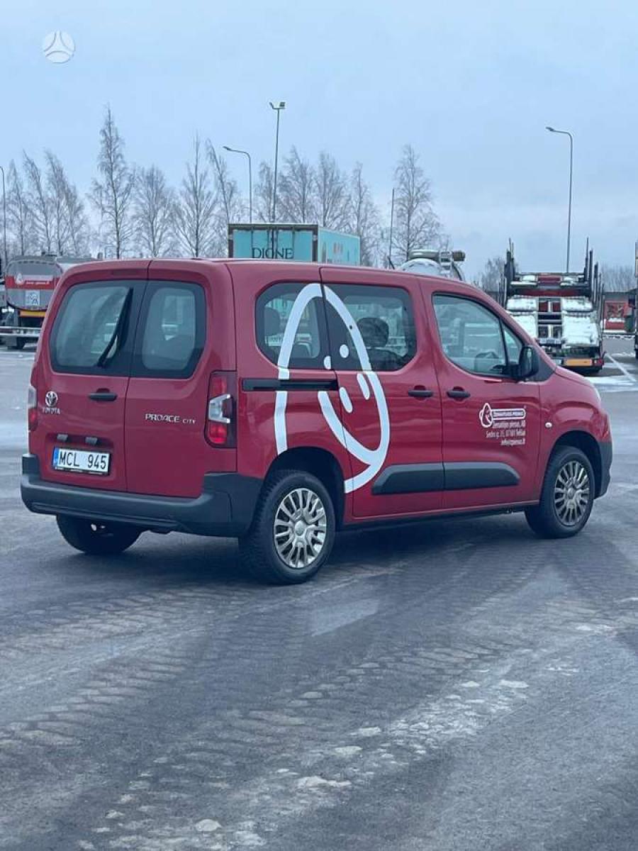 Red Toyota Proace City Verso 2021 in Telschi, with an engine capacity of 1.50 L and mileage of 111 thousand km for 15000 €, photo 4 on AUTOMOTO.COM.LV