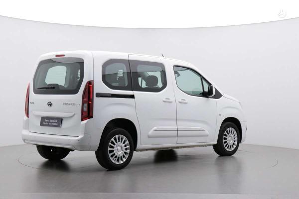 Balts Toyota Proace City Verso 2021 Viļņa, ar dzinēja tilpumu 1.50 L un nobraukumu 110 tūkst. km par 16900 €, foto 3 vietnē AUTOMOTO.COM.LV