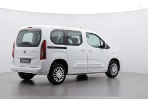 Balts Toyota Proace City Verso 2021 Viļņa, ar dzinēja tilpumu 1.50 L un nobraukumu 110 tūkst. km par 16900 €, foto 4 vietnē AUTOMOTO.COM.LV