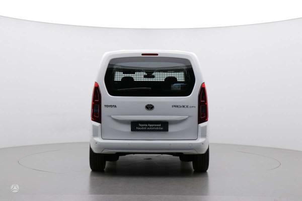 Balts Toyota Proace City Verso 2021 Viļņa, ar dzinēja tilpumu 1.50 L un nobraukumu 110 tūkst. km par 16900 €, foto 5 vietnē AUTOMOTO.COM.LV