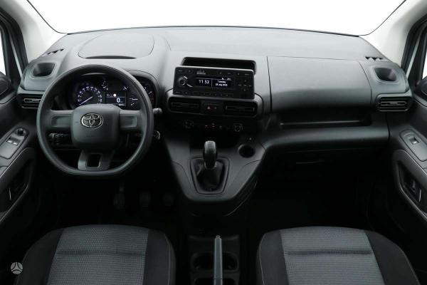 Balts Toyota Proace City Verso 2021 Viļņa, ar dzinēja tilpumu 1.50 L un nobraukumu 110 tūkst. km par 16900 €, foto 7 vietnē AUTOMOTO.COM.LV