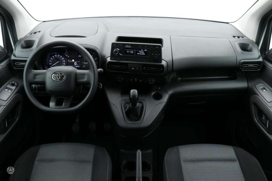 Balts Toyota Proace City Verso 2021 Viļņa, ar dzinēja tilpumu 1.50 L un nobraukumu 110 tūkst. km par 16900 €, foto 8 vietnē AUTOMOTO.COM.LV