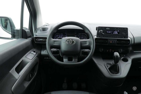 Balts Toyota Proace City Verso 2021 Viļņa, ar dzinēja tilpumu 1.50 L un nobraukumu 110 tūkst. km par 16900 €, foto 8 vietnē AUTOMOTO.COM.LV