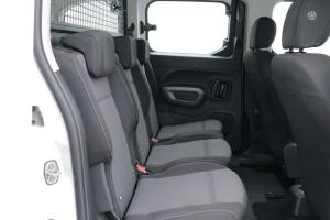 Balts Toyota Proace City Verso 2021 Viļņa, ar dzinēja tilpumu 1.50 L un nobraukumu 110 tūkst. km par 16900 €, foto 11 vietnē AUTOMOTO.COM.LV