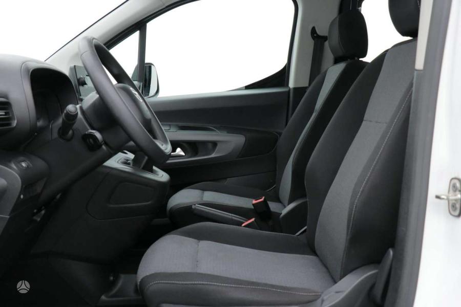 Balts Toyota Proace City Verso 2021 Viļņa, ar dzinēja tilpumu 1.50 L un nobraukumu 110 tūkst. km par 16900 €, foto 13 vietnē AUTOMOTO.COM.LV