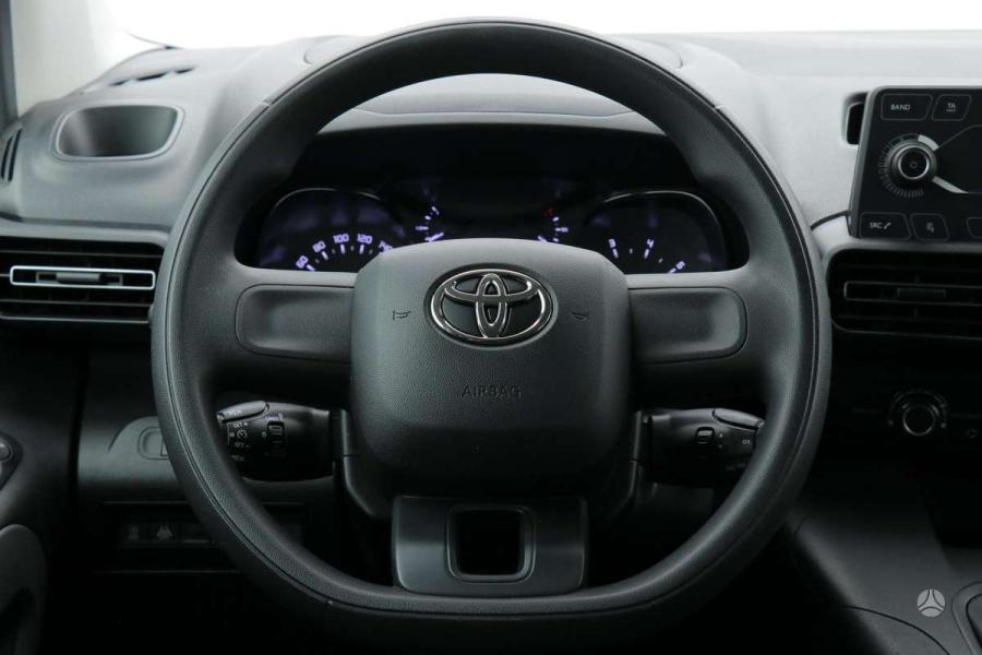 Balts Toyota Proace City Verso 2021 Viļņa, ar dzinēja tilpumu 1.50 L un nobraukumu 110 tūkst. km par 16900 €, foto 14 vietnē AUTOMOTO.COM.LV
