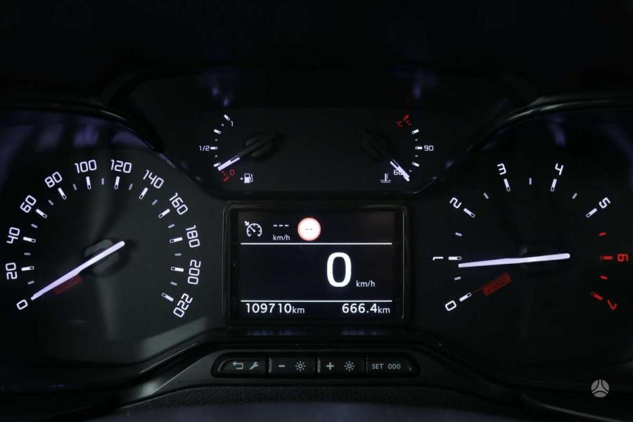 Balts Toyota Proace City Verso 2021 Viļņa, ar dzinēja tilpumu 1.50 L un nobraukumu 110 tūkst. km par 16900 €, foto 15 vietnē AUTOMOTO.COM.LV