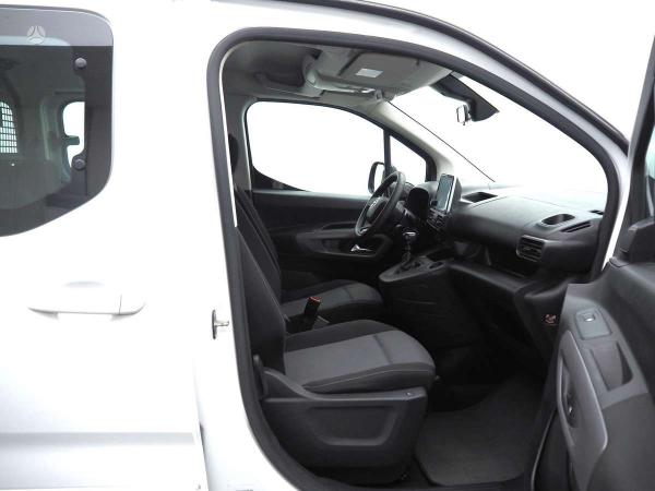 Toyota Proace City Verso 2022 Viļņa vietnē Balts Toyota Proace City Verso 2022 Viļņa, ar dzinēja tilpumu 1.50 L un nobraukumu 148 tūkst. km par 12700 €, foto 9 vietnē AUTOMOTO.COM.LV
