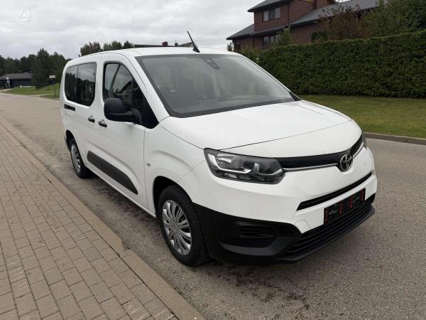 Toyota Proace City Verso 2022 in Vievis on AUTOMOTO.COM.LV White Toyota Proace City Verso 2022 in Vievis, with an engine capacity of 1.50 L and mileage of 192 thousand km for 10700 β¬, photo 3 on AUTOMOTO.COM.LV